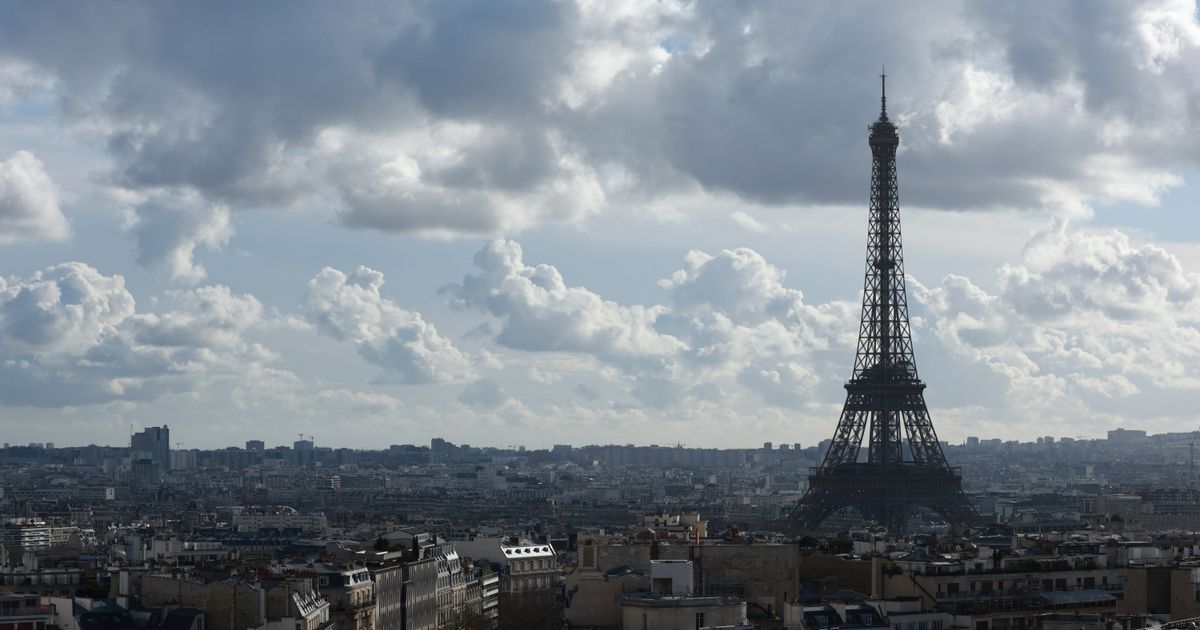 The Eiffel Tower reopens to visitors after a 6-day closure due to an ...