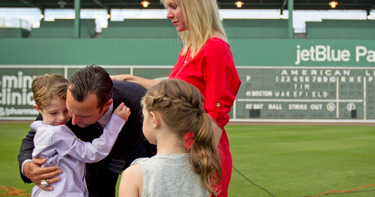 Stacy Wakefield dies less than 5 months after her husband, World Series ...