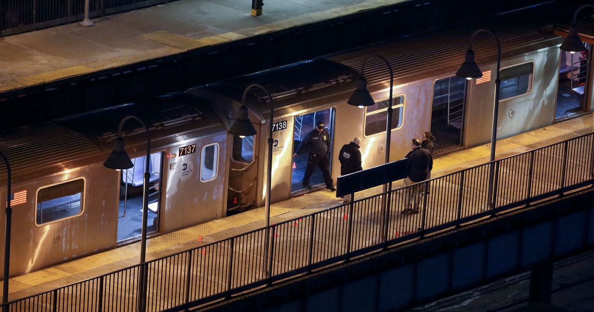 3 shooters suspected in NYC subway fight that killed 1 and injured 5 ...