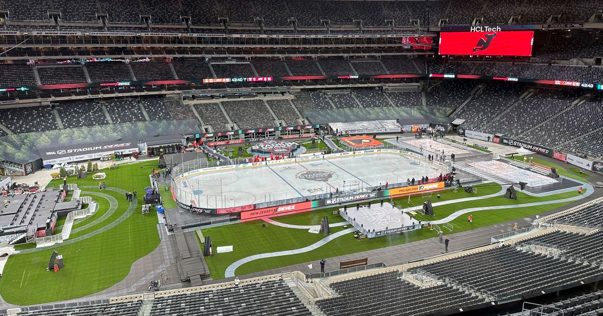 Flyers, Rangers, Devils test the ice at MetLife Stadium in practices ...