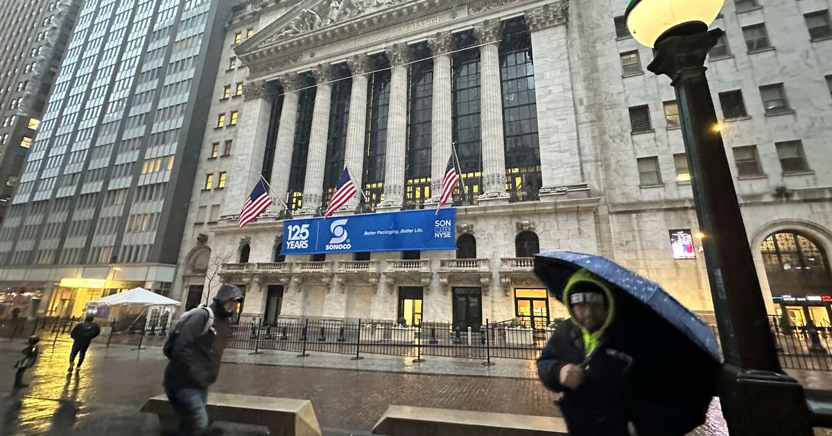 Wall Street falls sharply after disappointing inflation data, with Dow ...