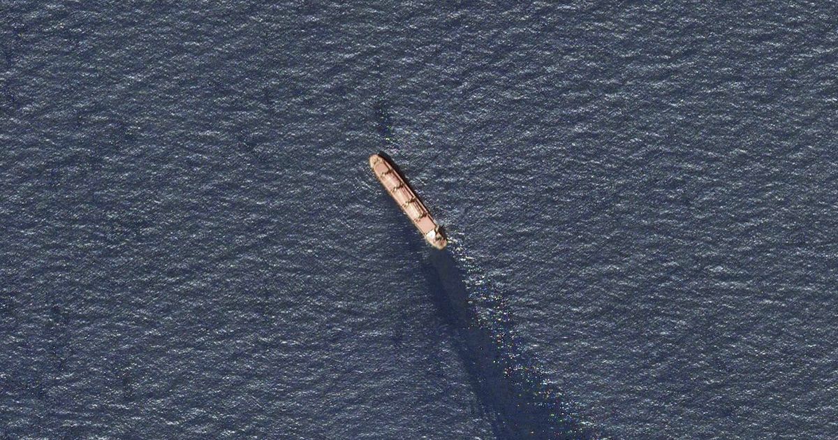 Oil spill, fertilizer leak from sinking of cargo ship highlight risks ...
