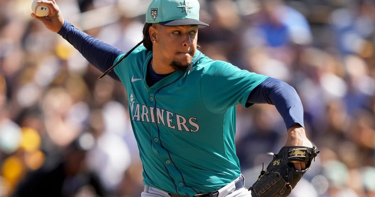 Mariners pitchers get roughed up in loss to Padres | The Seattle Times