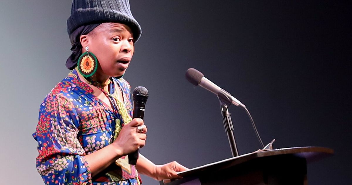 At Seattle’s literary open mics, writers find community | The Seattle Times