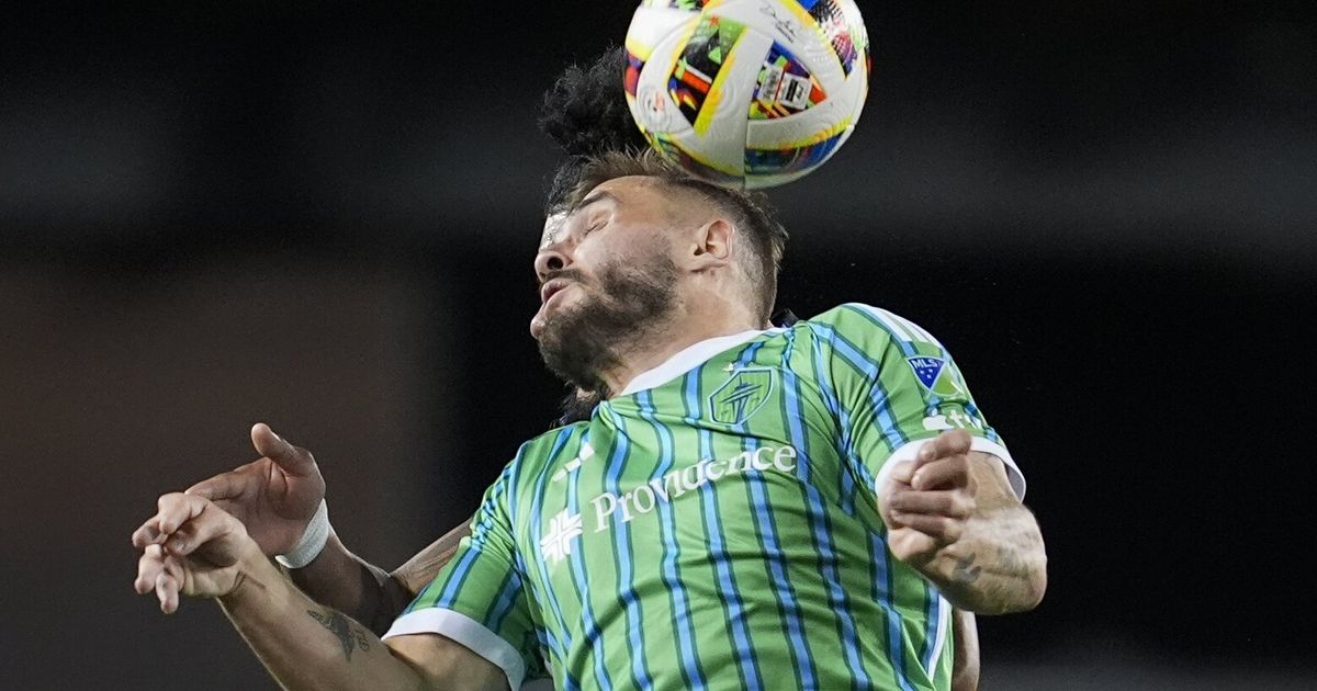 Stefan Frei returns, but porous defense dooms winless Sounders in loss ...