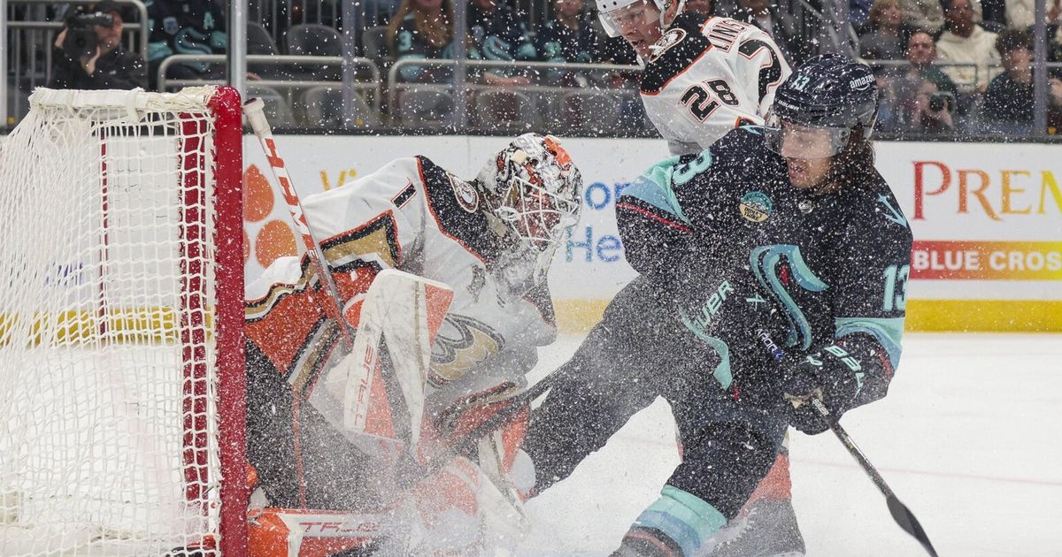Kraken overcome power-play blunders, beat Ducks for 2nd time in 3 days ...