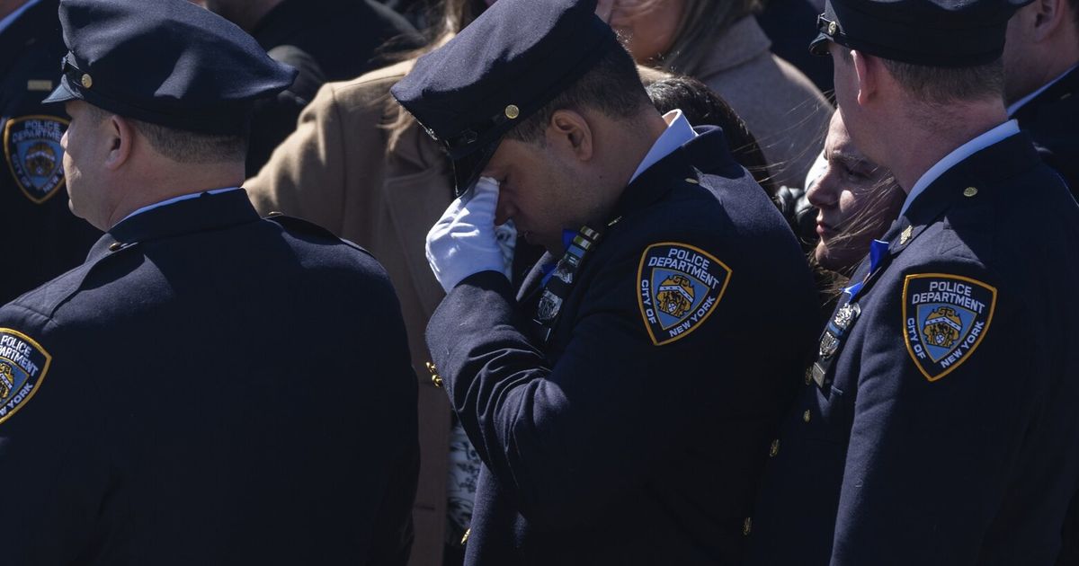 Funeral held for slain New York City police Officer Jonathan Diller ...