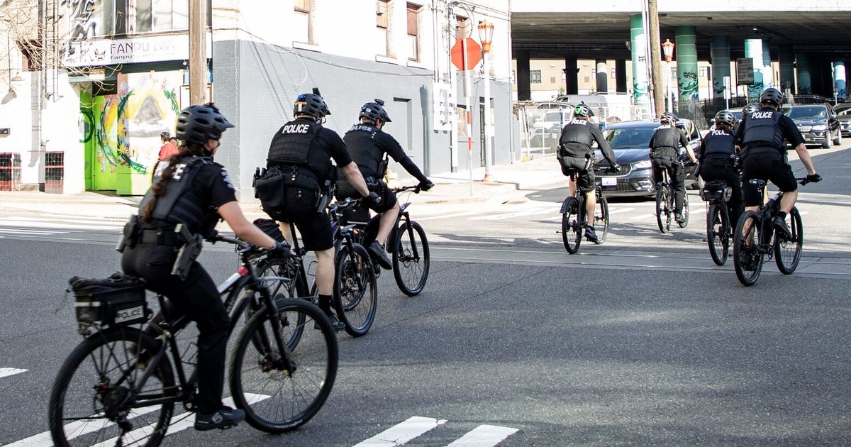 City of Seattle, police officers guild reach tentative contract ...