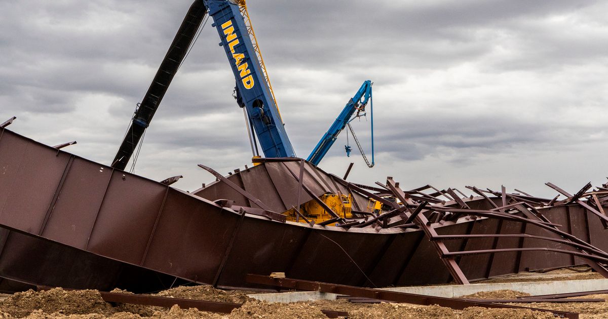 Workers expressed concern over bowed beams, structural issues before ...