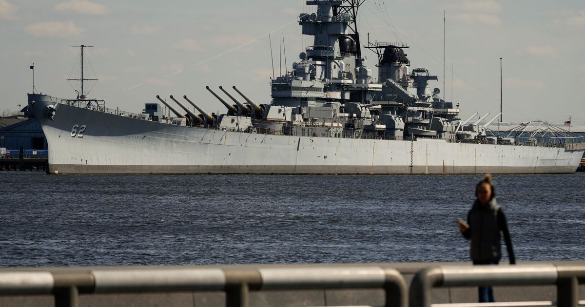Battleship on the Delaware River: USS New Jersey traveling to ...
