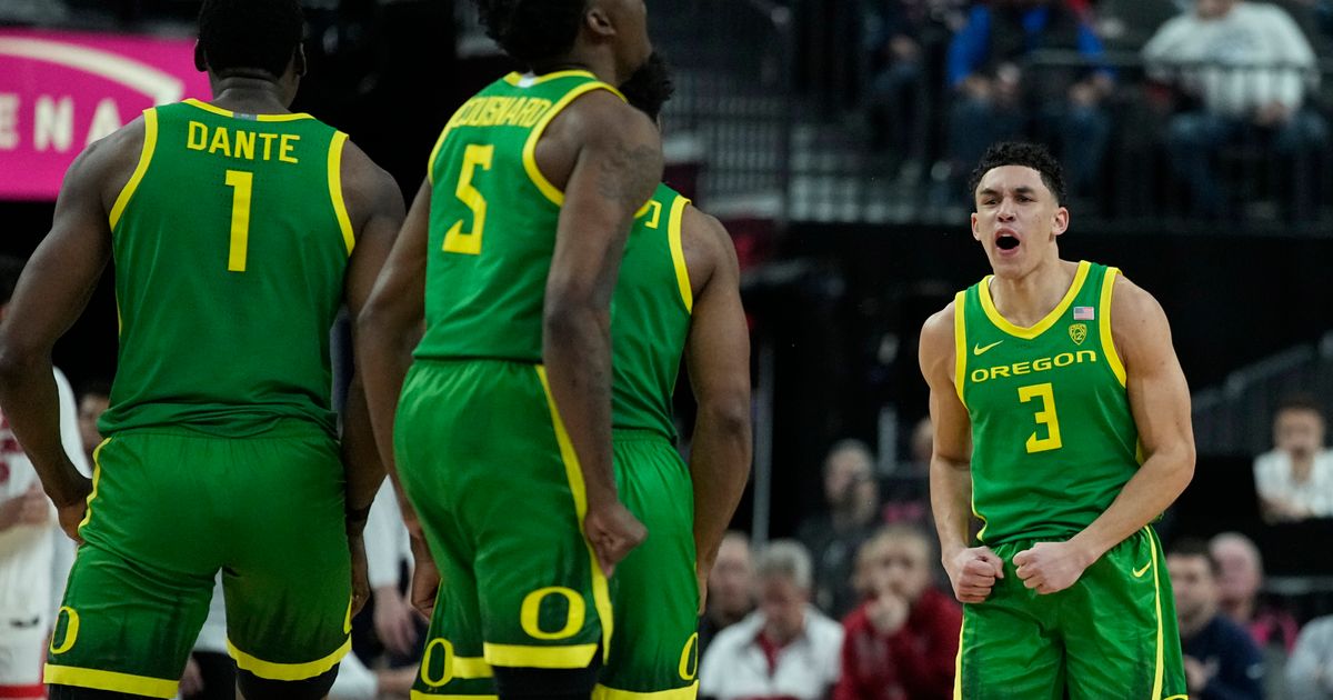 Oregon beats No. 6 Arizona 67-59 to end Wildcats’ Pac-12 Tournament ...