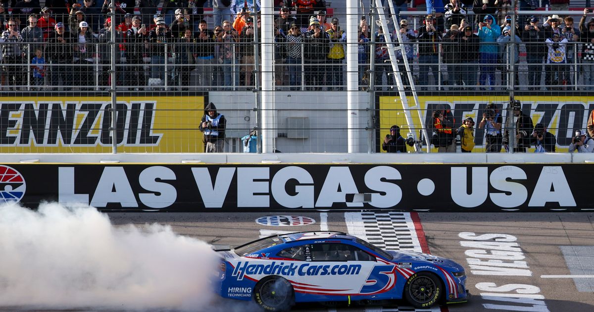 Kyle Larson again wins at Las Vegas to keep Chevrolet undefeated on ...