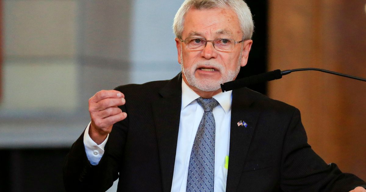 A Nebraska senator who name-checked a colleague while reading about ...