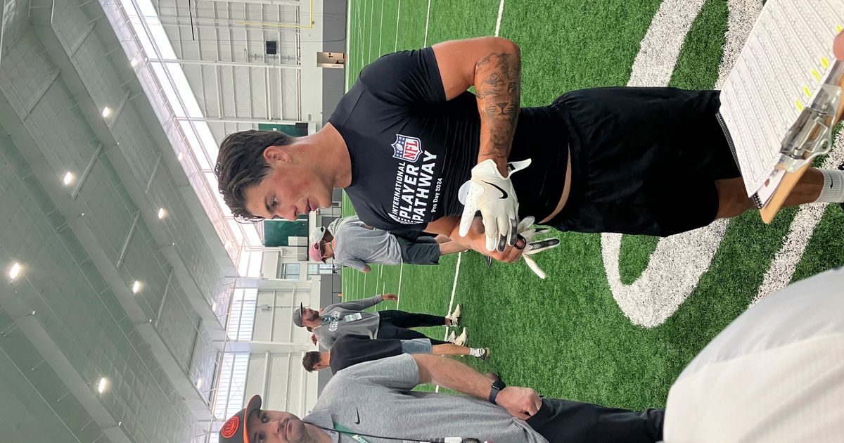 Welsh rugby star Louis Rees-Zammit was the center of attention at NFL’s ...