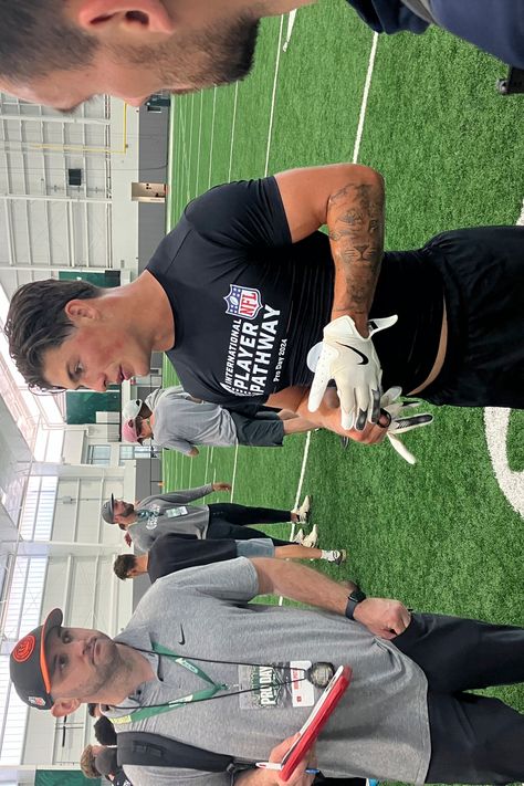 Welsh rugby star Louis Rees-Zammit was the center of attention at NFL’s ...