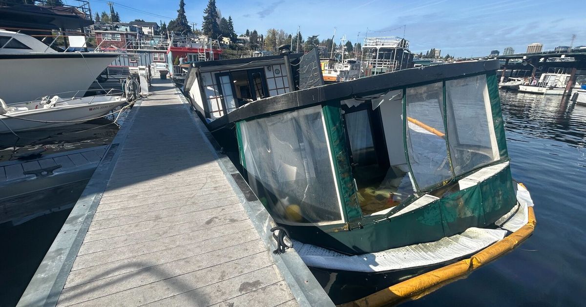 Tugboat sinks in Lake Union, leaks marine diesel | The Seattle Times