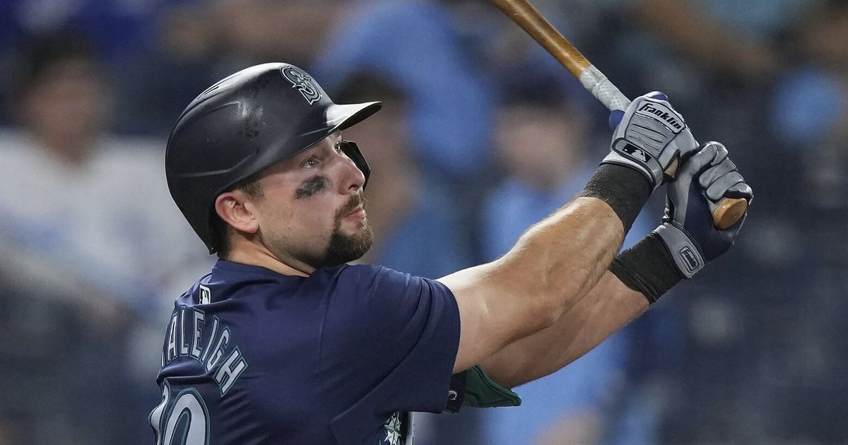 Behind stellar pitching and extra-inning heroics, Mariners grab a ...
