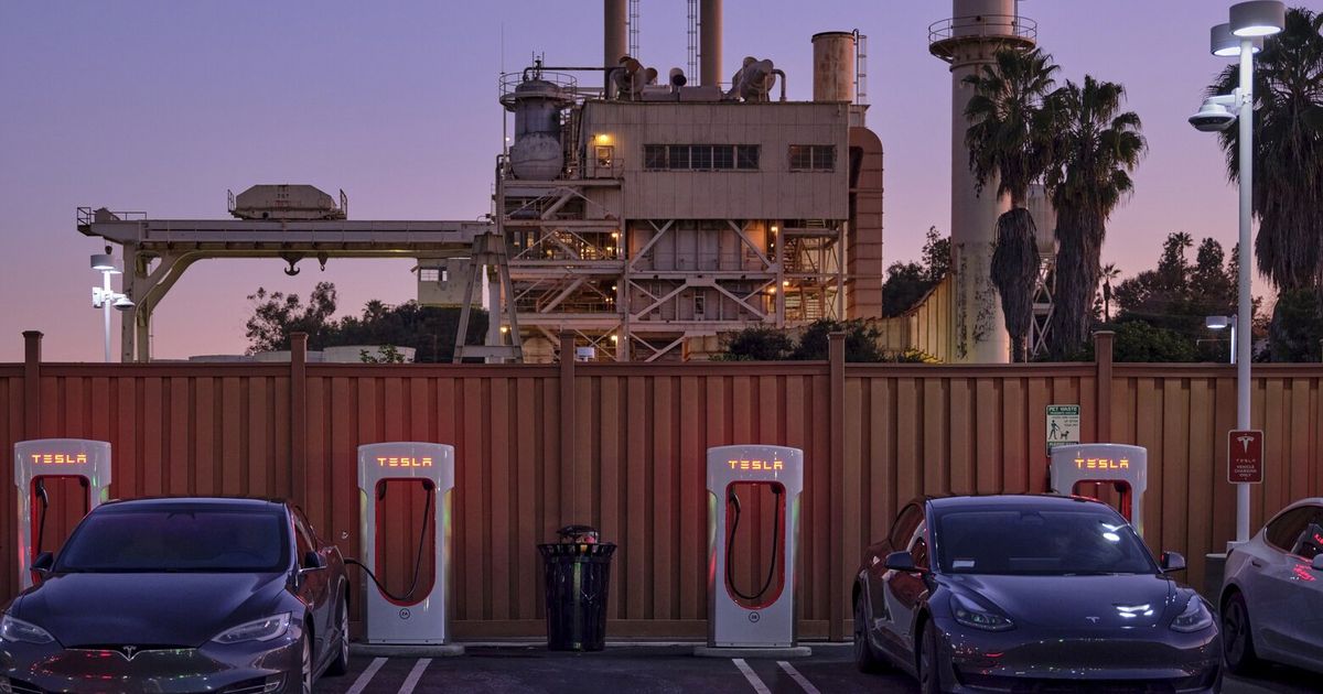 As EVs Surge, Warning Signs Grow for Tesla | The Seattle Times