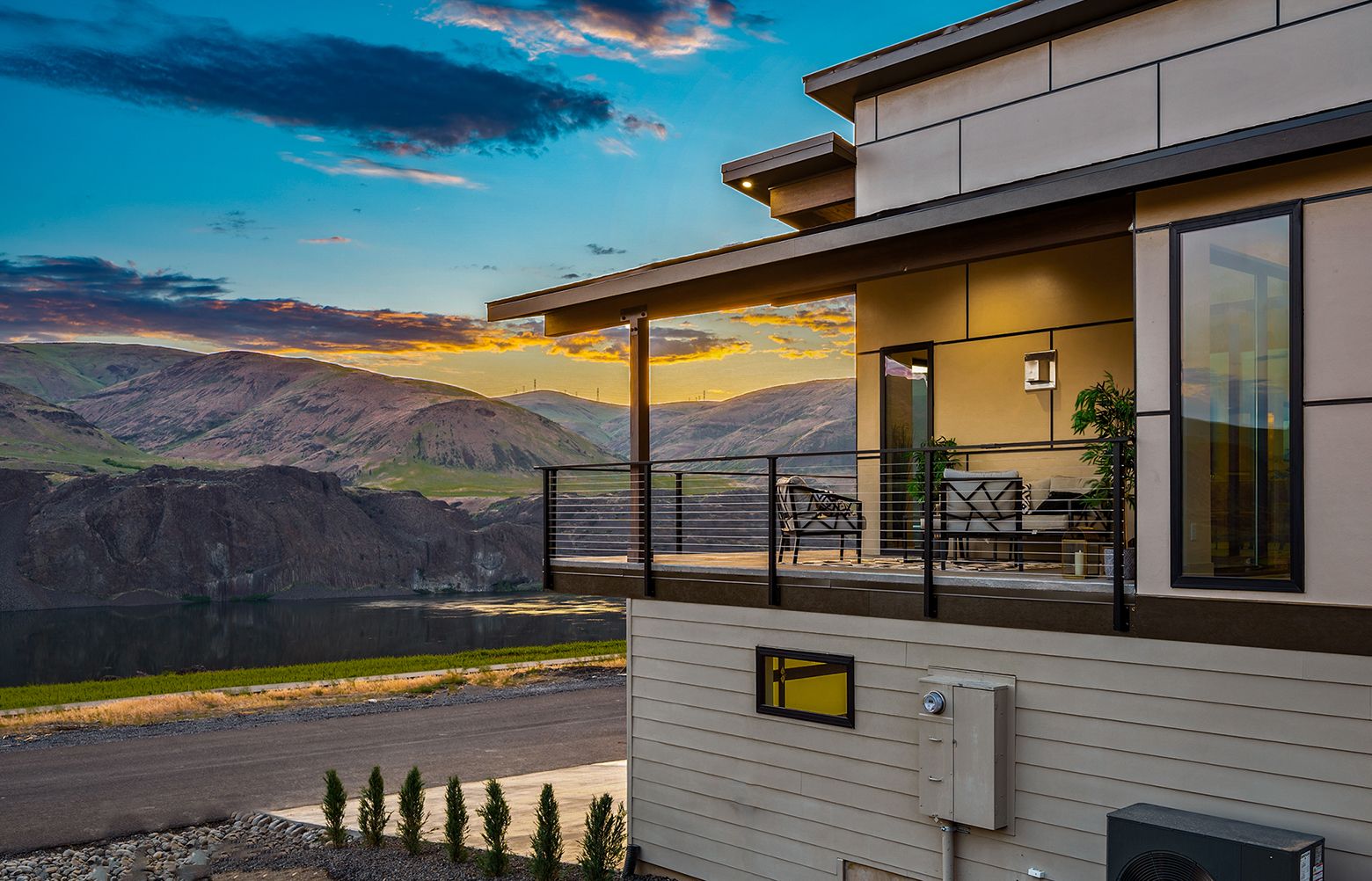 Spanish Castle Resort | Advertisers | The Seattle Times