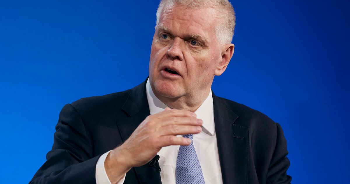 HSBC CEO Noel Quinn plans to retire | The Seattle Times