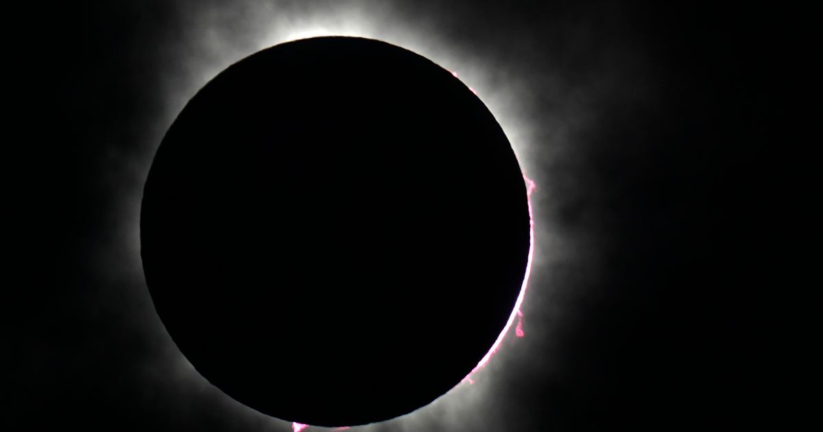 An AP photographer explains how he captured the moment of eclipse ...