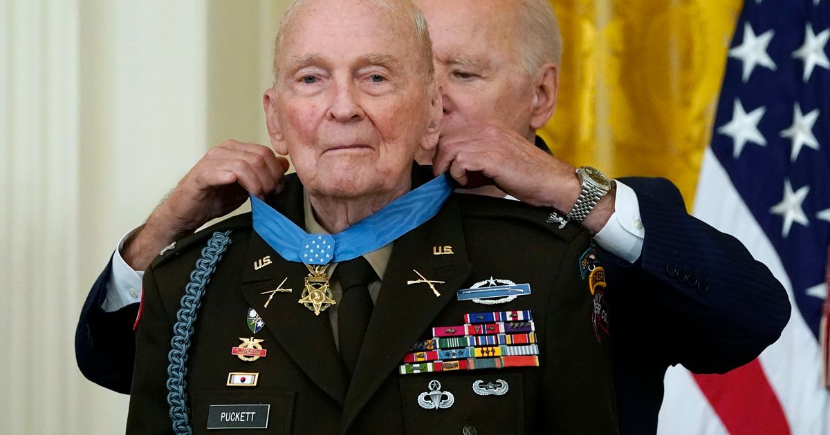 Ralph Puckett Jr., awarded Medal of Honor for heroism during the Korean ...