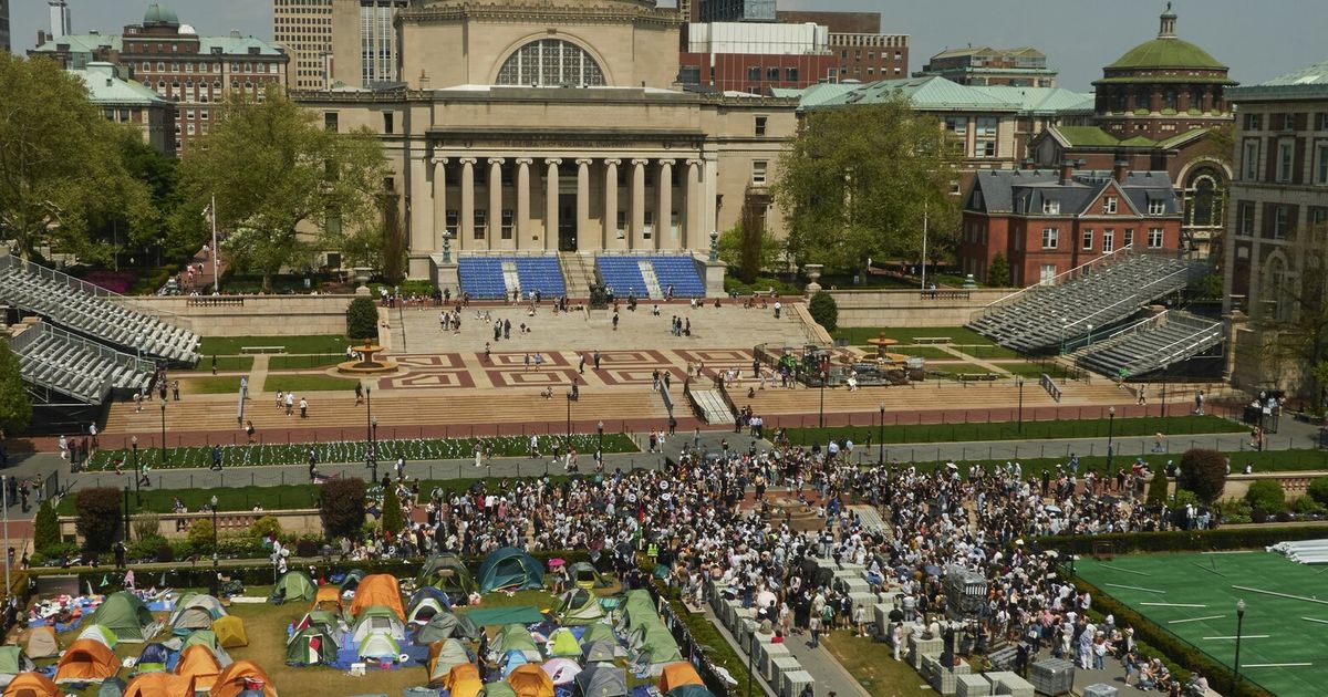 Pro-Palestinian protesters break through barricades to retake MIT ...