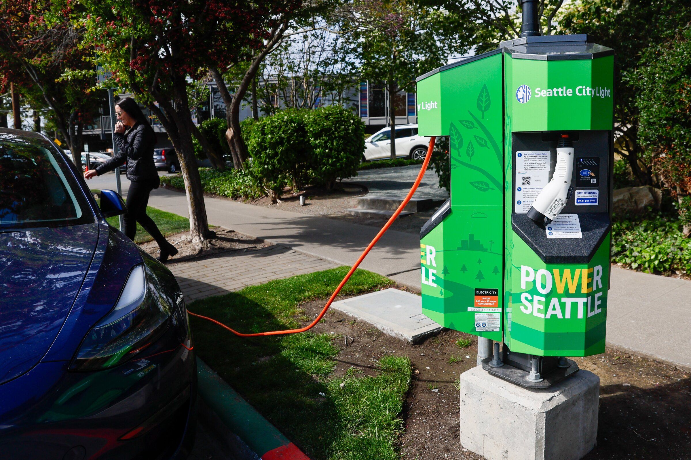 E charging station near me store