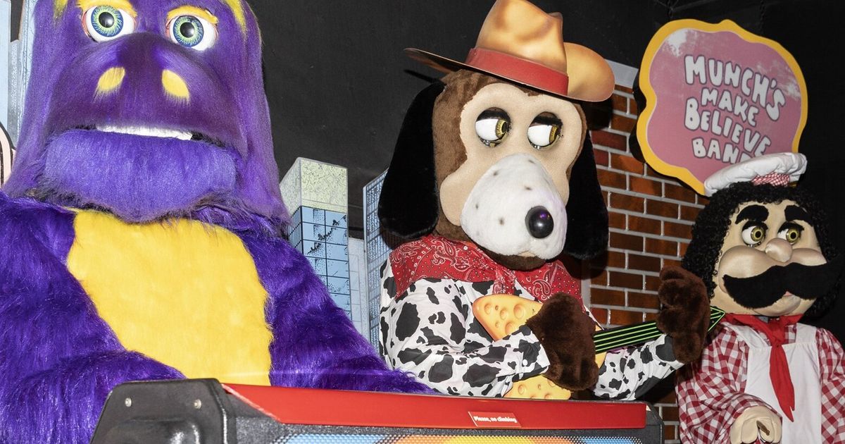 Farewell, Mr. Munch and the Chuck E. Cheese animatronic band | The ...