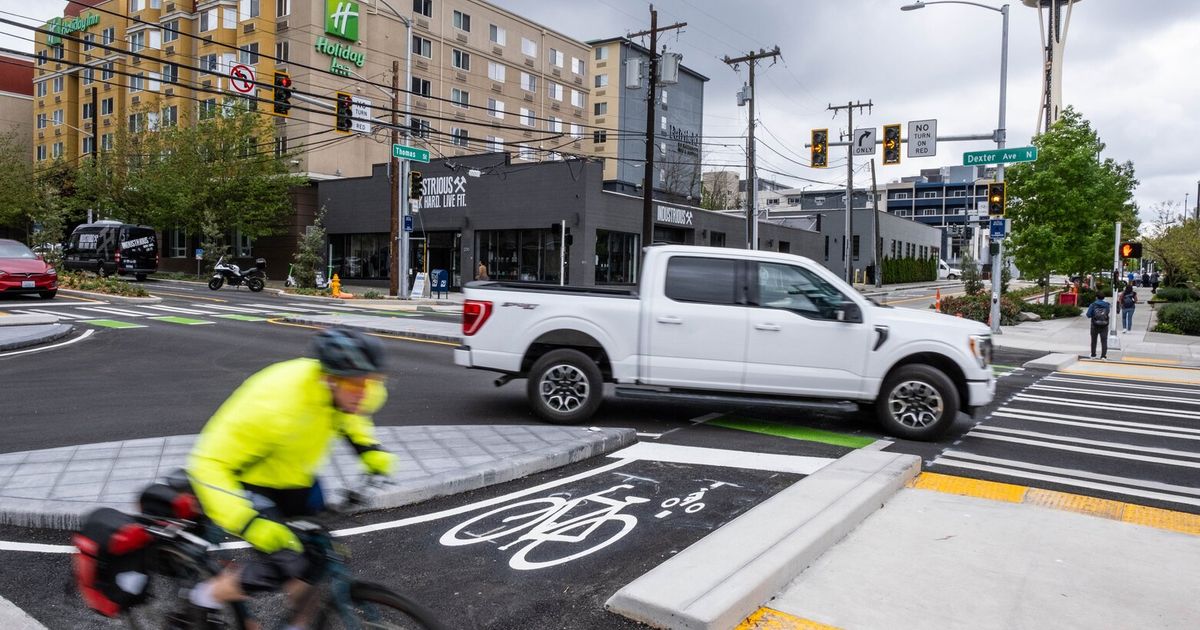 Seattle goes Dutch with a new bicycle intersection | The Seattle Times