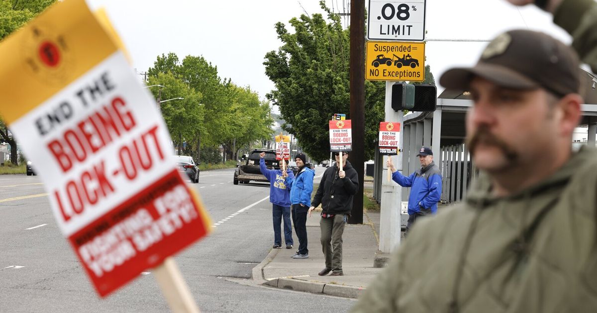 Boeing firefighters vote to accept contract, return to work Saturday ...
