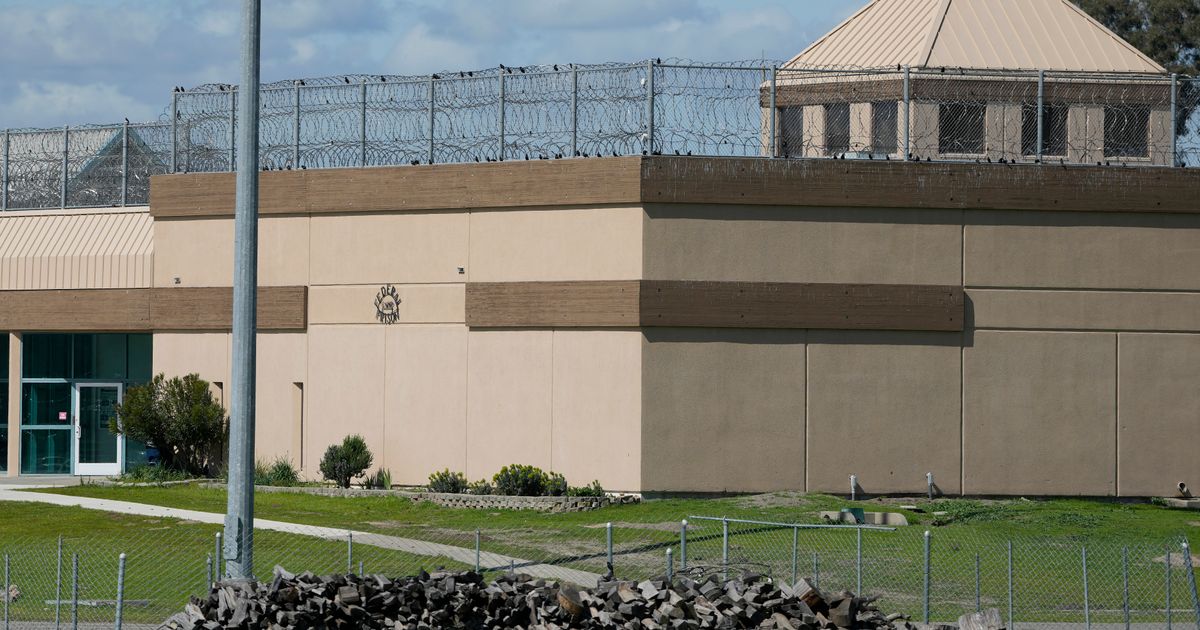 Feds face trial over prison guards’ abuse of incarcerated women at now ...