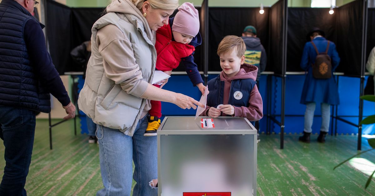 Lithuanians vote in a presidential election as anxieties rise over ...