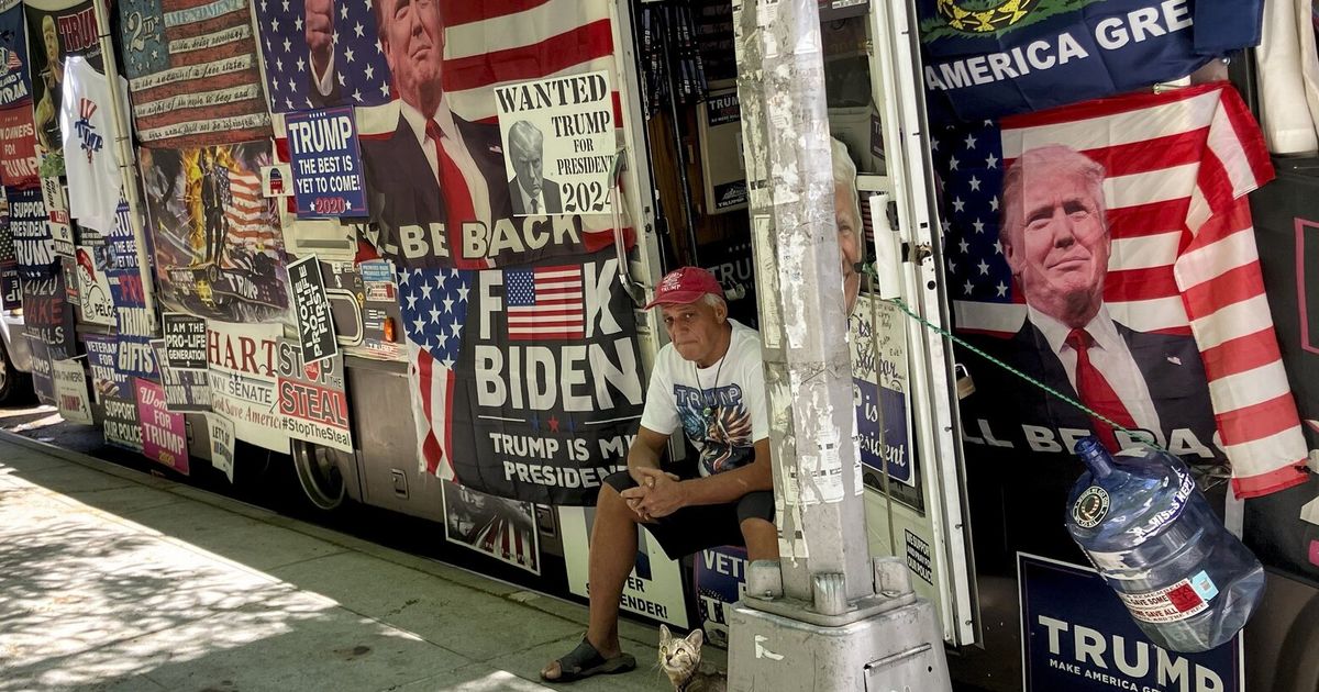 Trump fans’ bus loaded with MAGA merchandise crashes in New York City ...