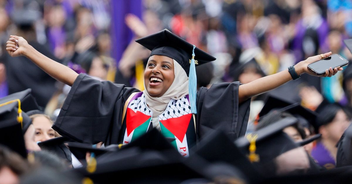 At UW graduation, ‘Boys in the Boat’ author says ‘go for the gold ...