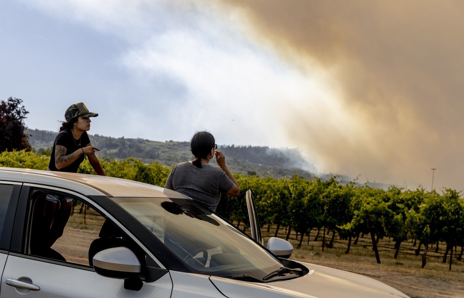 California firefighters gain ground against big wildfires after hot ...