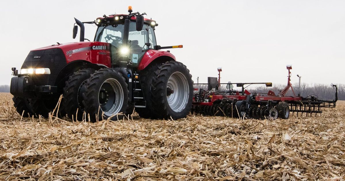 Robots, drones and driverless tractors usher in new age of farming ...