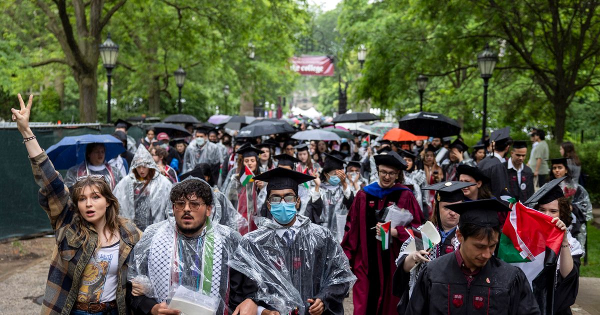 Disruptions at University of Chicago graduation as school withholds 4 ...