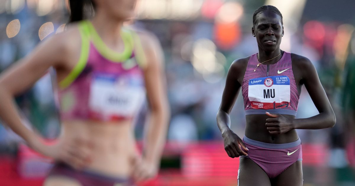 Athing Mu stumbles, falls in 800 meters and will not have chance to ...