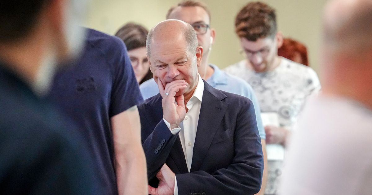 German far right gains as governing parties decline, but conservatives ...