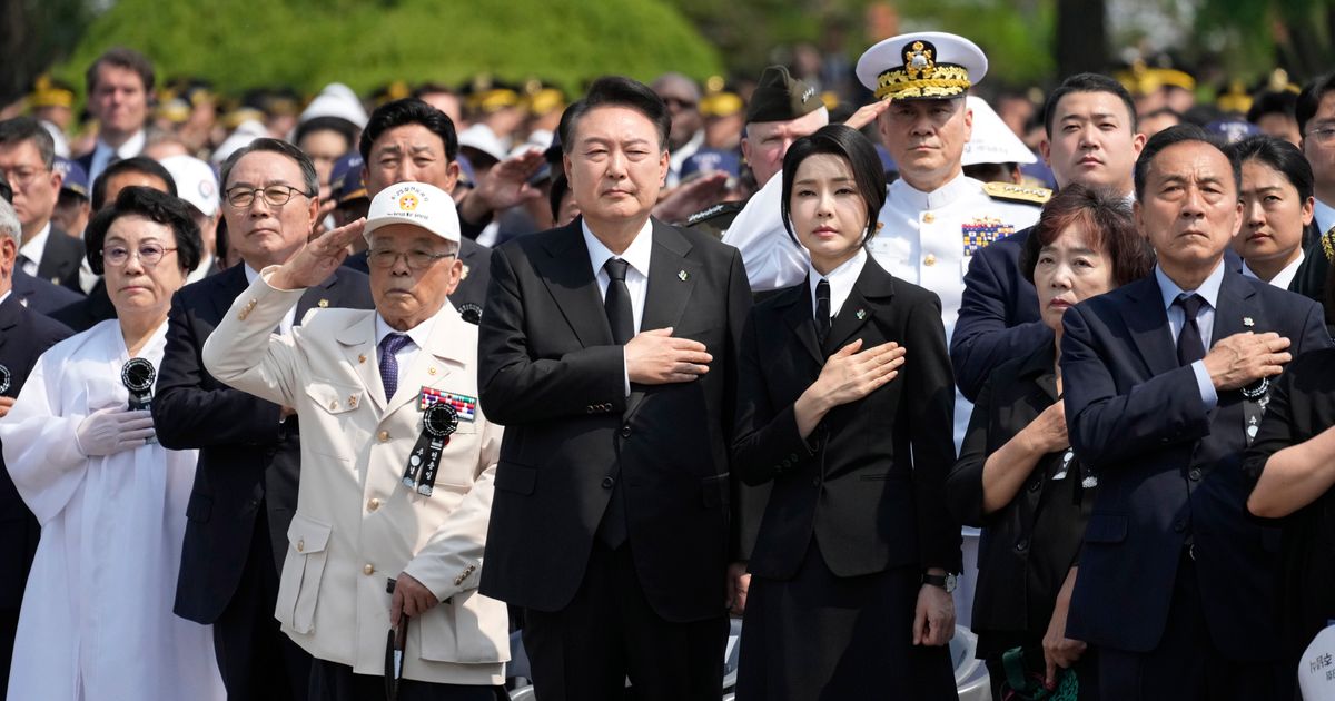 South Korean group flies propaganda leaflets across border following ...