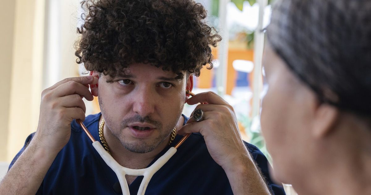 As doctors leave Puerto Rico in droves, a rapper tries to fill the gaps ...