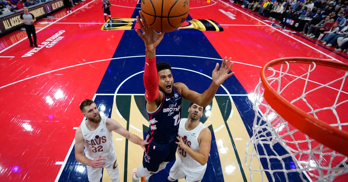 NBA agrees to terms on a record 11-year, $76 billion media rights deal ...