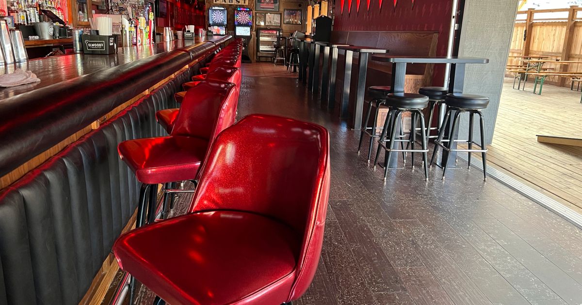 Outside the RNC, small Milwaukee businesses and their regulars tried to ...