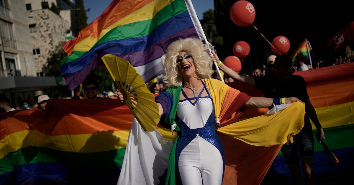AP PHOTOS: Parties, protests and parades mark a vibrant Pride around ...