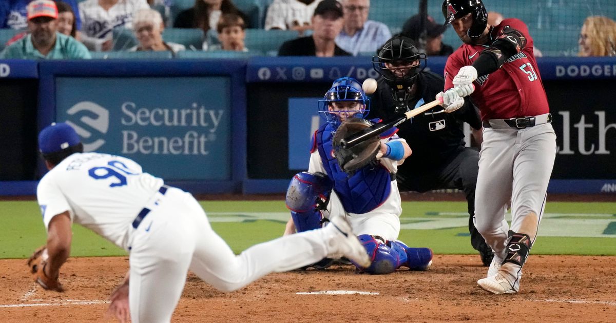 Christian Walker hits 16th and 17th career homers at Dodger Stadium ...