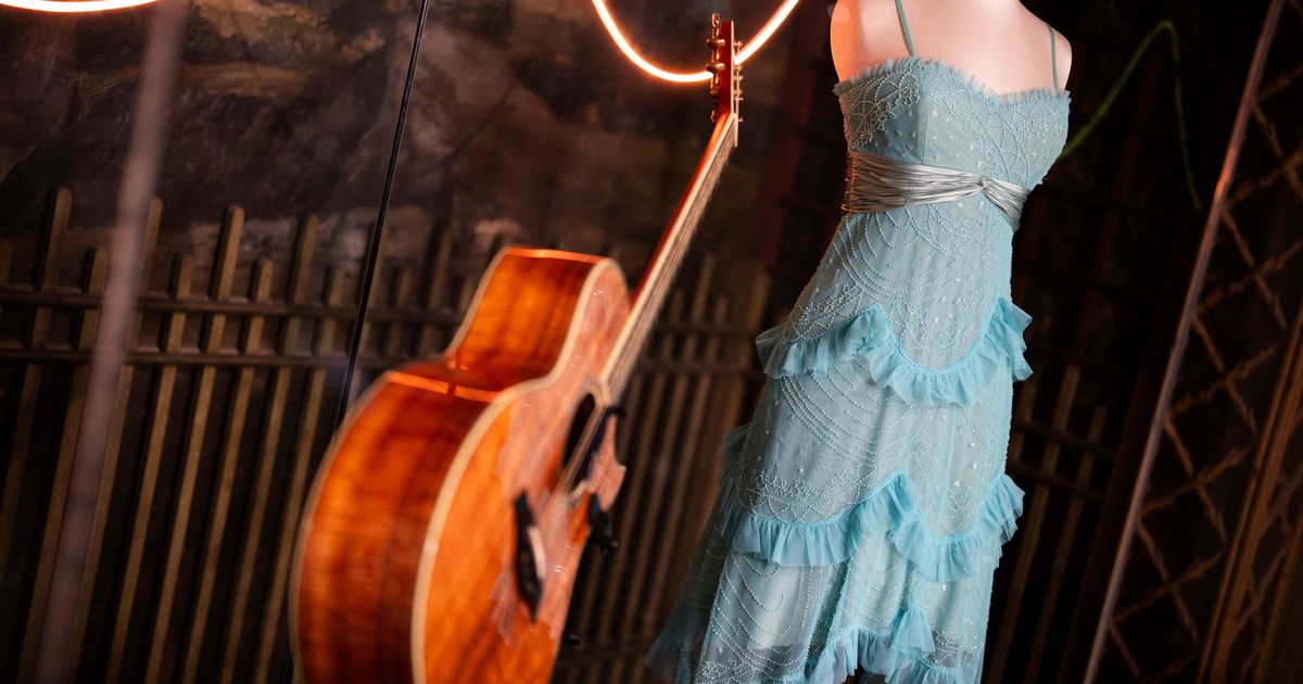 Taylor Swift’s museum era is on full display at London’s V&A | The ...