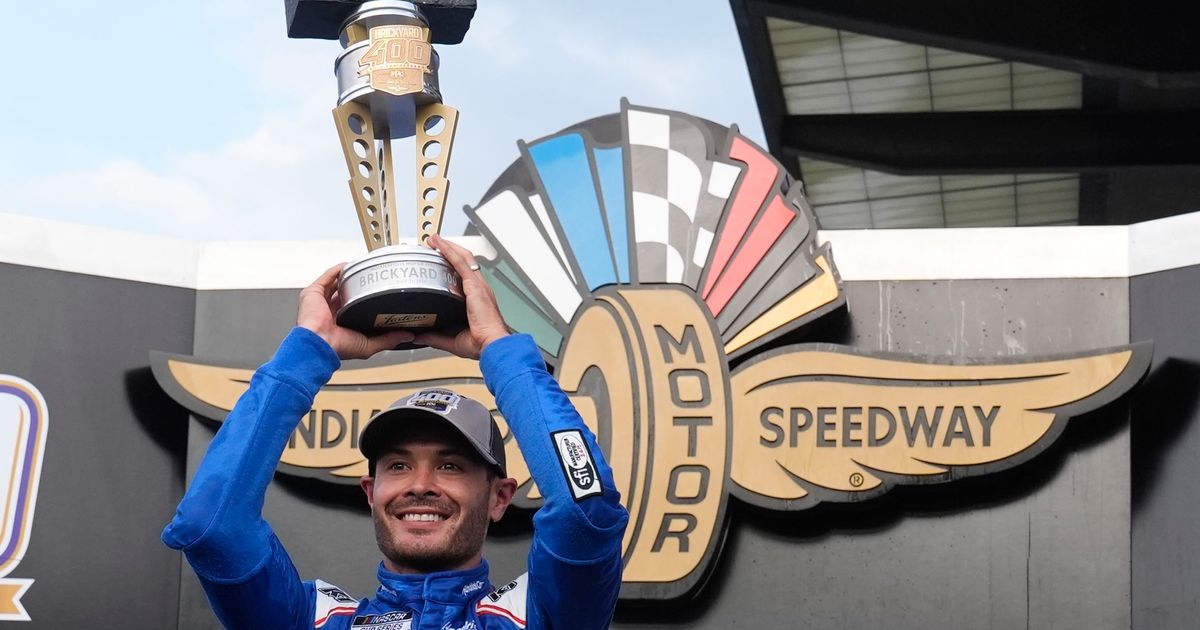 Kyle Larson races to his 1st Brickyard 400 victory, making a late ...