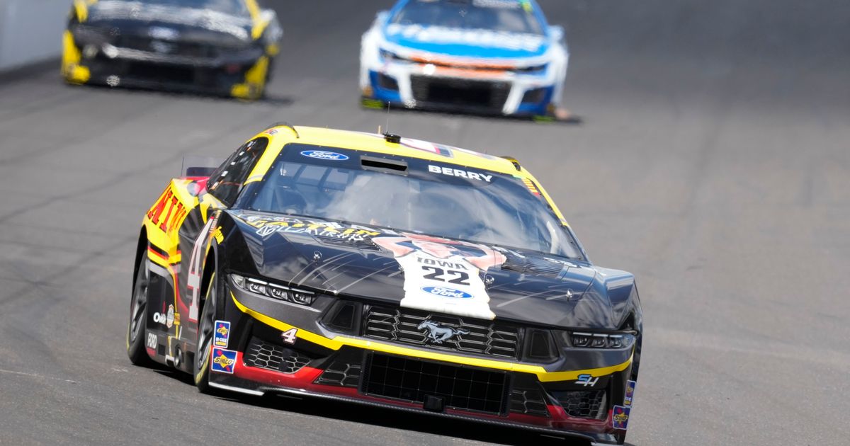 Image of Caitlin Clark displayed on hood of Josh Berry’s car for ...