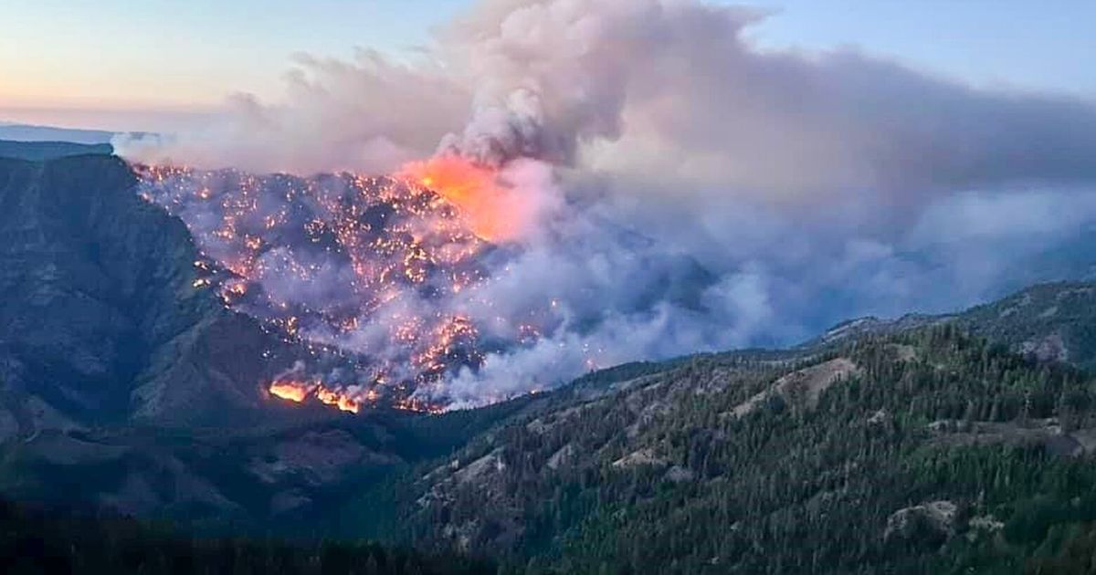 How to hike safely during PNW wildfire season: The 10 Essentials | The ...